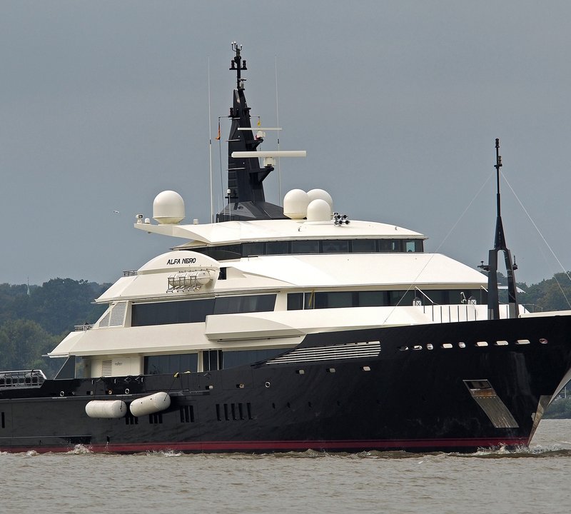 ALFA NERO - Layout Plan – Luxury Yacht Browser | by CHARTERWORLD ...